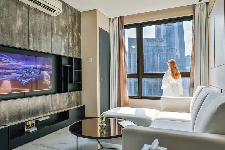 How Hotel Guest Experience and Loyalty is Enhanced by In-Room TV ...